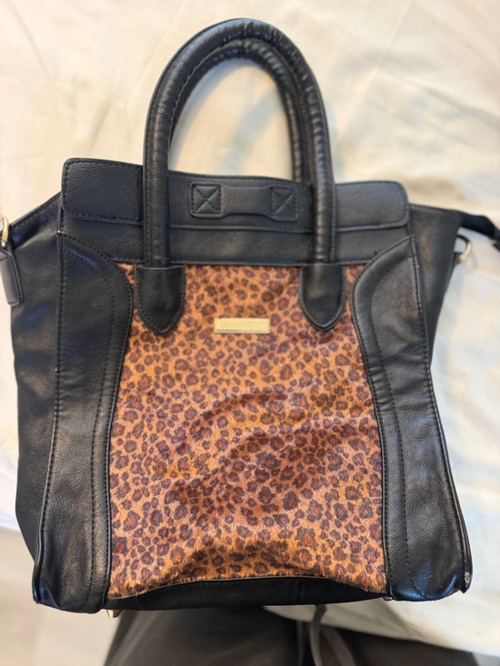 Charlie Paige | Bags | Charlie Paige Non Leather Animal Print Bag ...